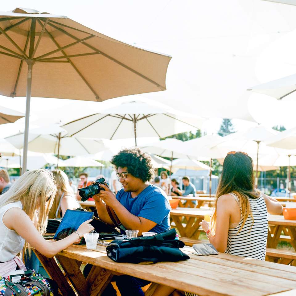 Justin Edmund — A photo by Maykel Loomans at Revolution Hall — Shoeboxᵅ