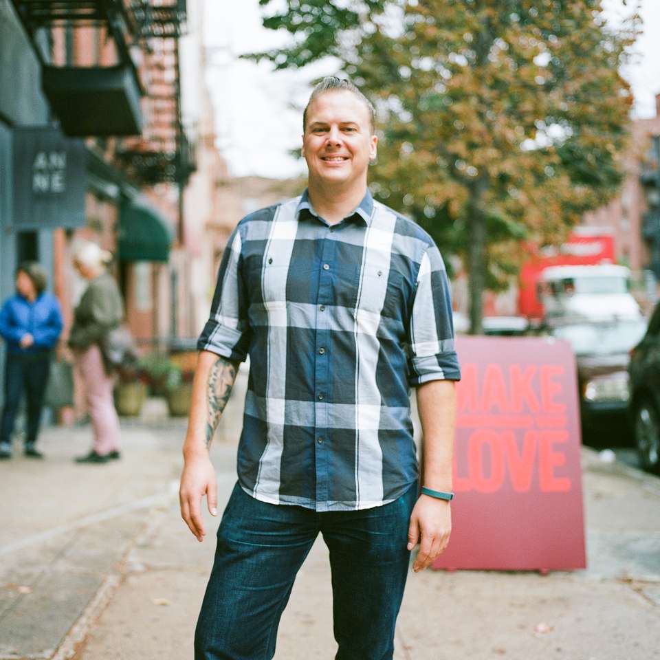 Lachlan Hardy — A photo by Maykel Loomans at The Invisible Dog Art Center — Shoeboxᵅ