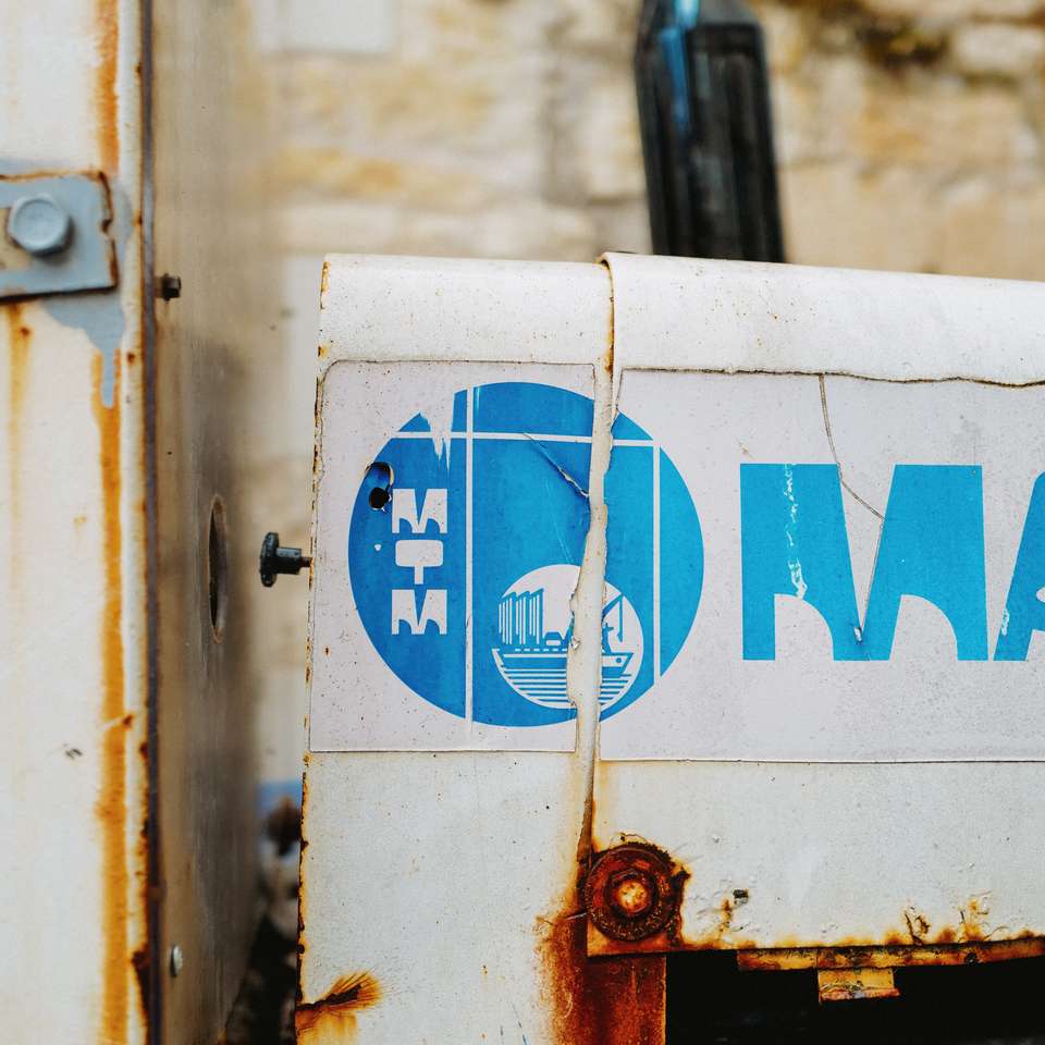 Photo by Arjun Mahanti — Shoeboxᵅ